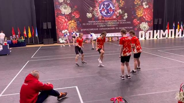 Скакалка. Роуп скиппинг (спортивная скакалка). 1 м прыжки через две скакалки 4 чел. юниорки г. Орёл