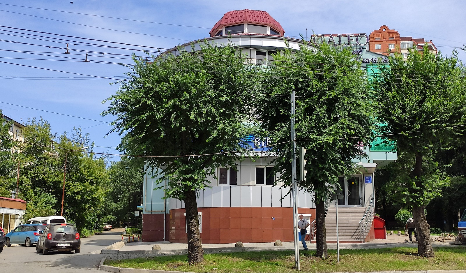 Русская из окна троллейбуса. Владивосток