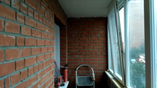 Ламинат на балконе. Холодная лоджия под переделку. Последствия от проживания животных.