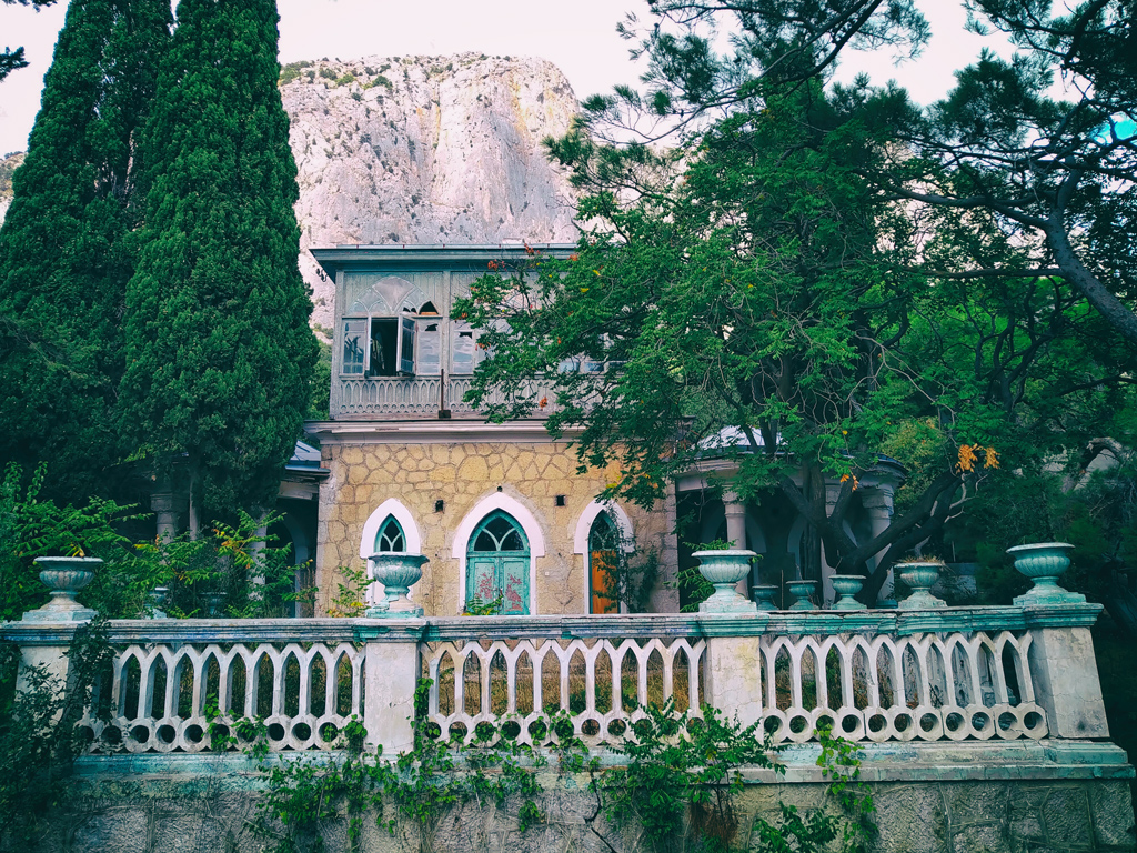 Усадьба Шмигельского Чаир-Лар неподалёку от Фороса, Южный берег Крыма