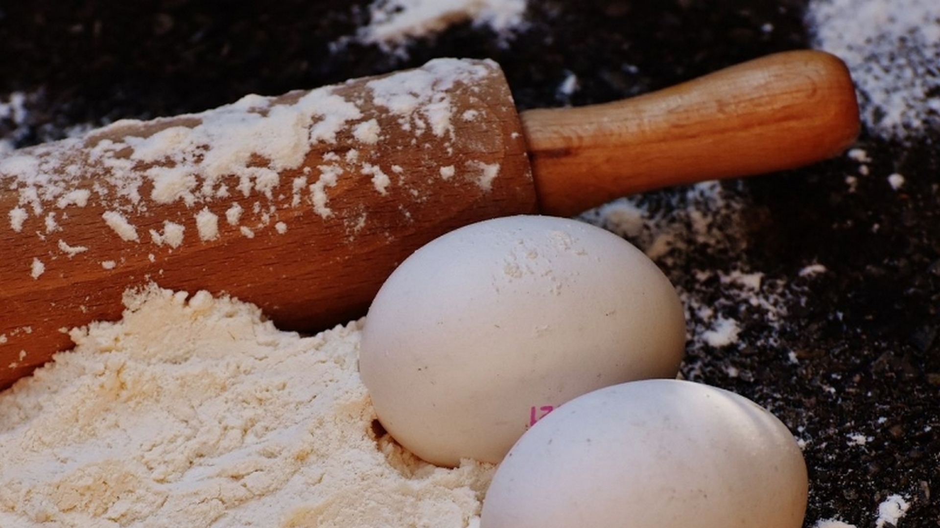 Мачеха избила скалкой восьмилетнюю падчерицу под Волгоградом.mp4