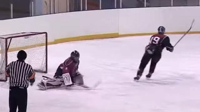 В ледовом Дворце 'Арена' встретились кузнецкий 'Рубин и никольский 'Кристалл'. Август 2012 год.