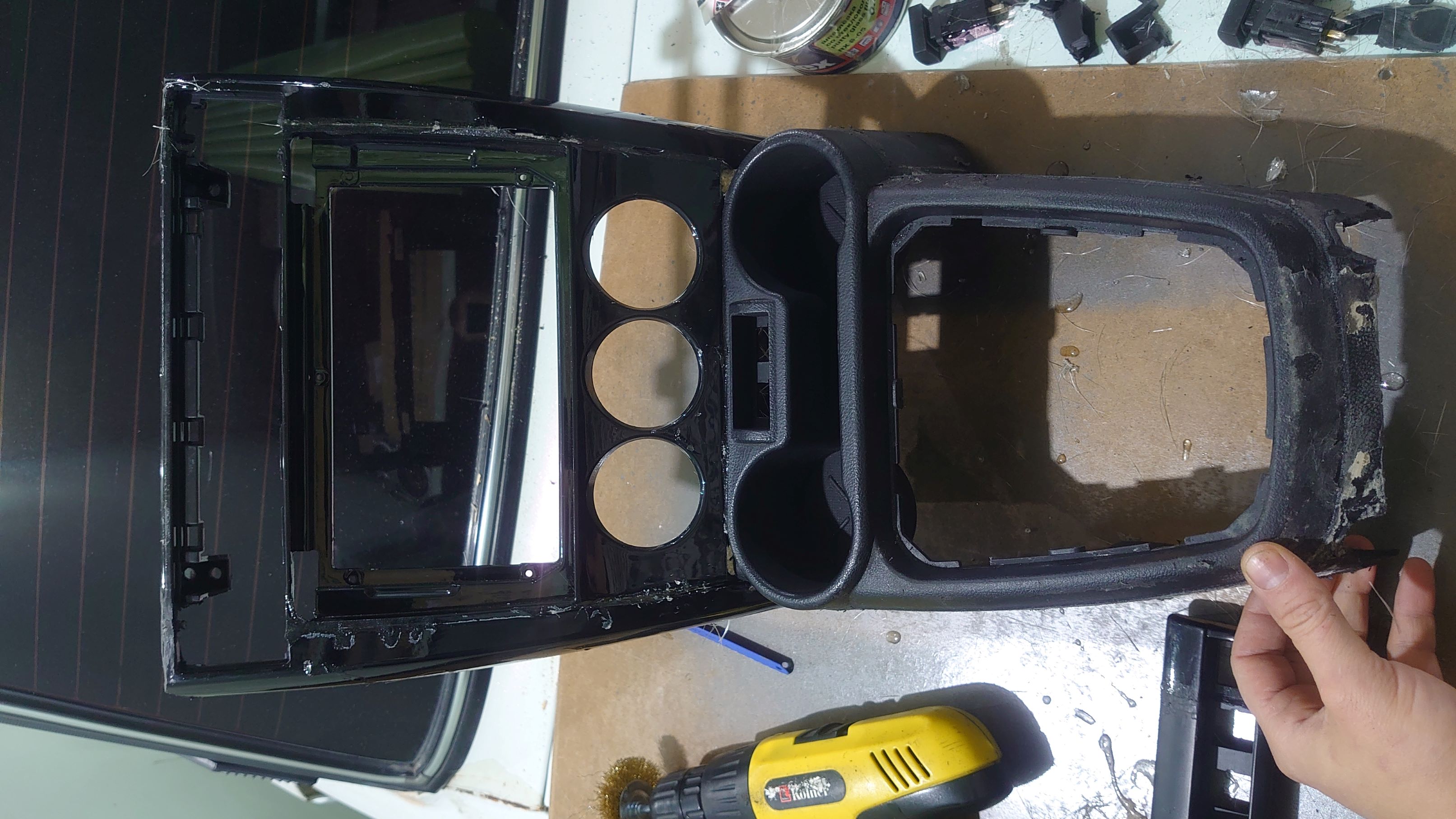 Начало установки консоли приора 2 в ваз 2106