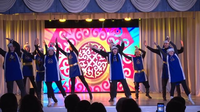 08 Танец «Ёхор» (Хоровод дружбы)