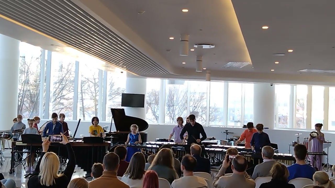 В ПЕЩЕРЕ ГОРНОГО КОРОЛЯ  Э. Григ → исполнение Percarus Kids