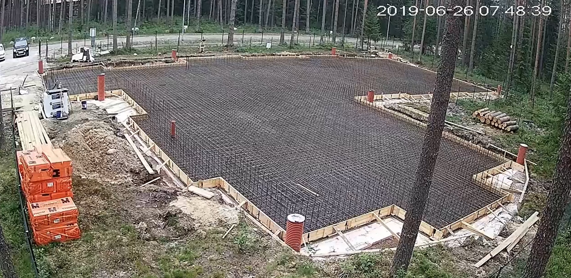 BrickMaster - строительство монолитного плитного фундамента загородного дома площадью 580 м кв