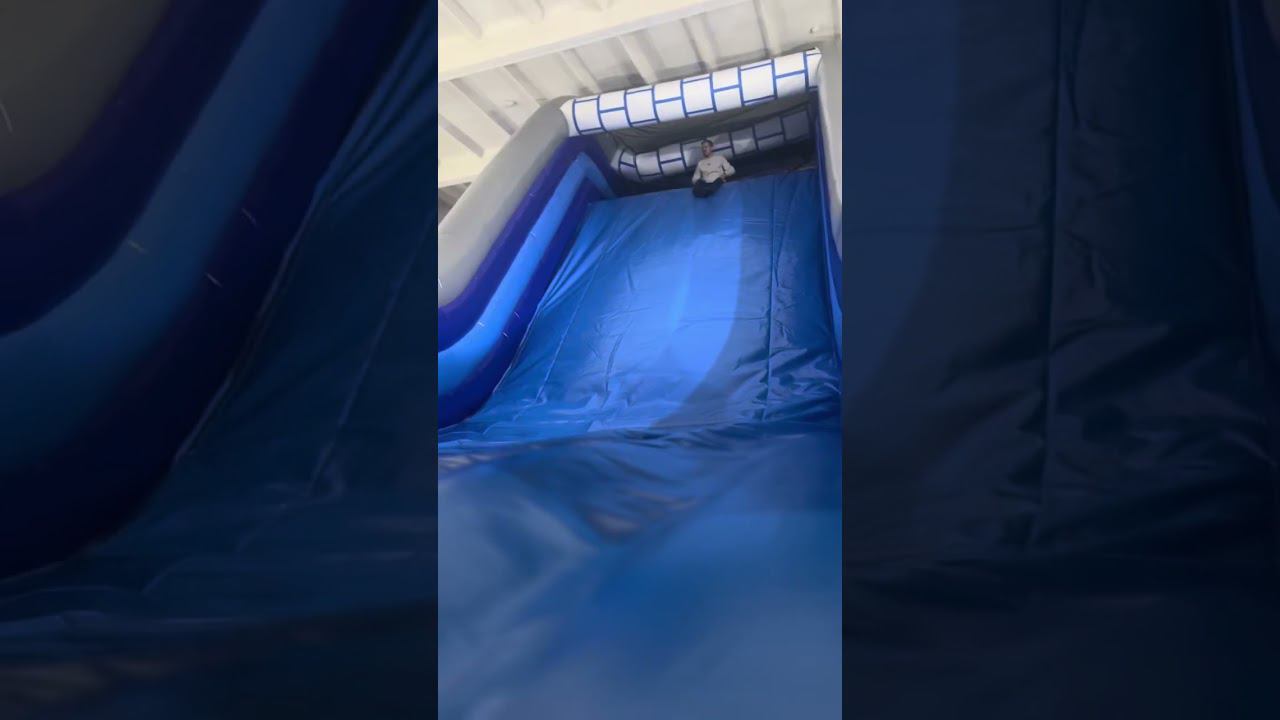 Зимний батут с горкой  #новыйгод #надувнаяарка #новогодниедекорации  #батут #новогодниеразвлечения