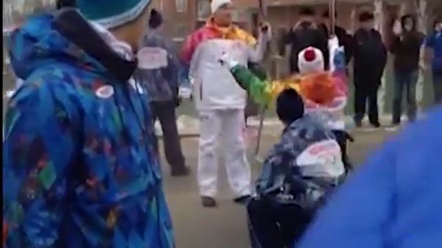 Эдуард Исаков - факелоносец Олимпийского огня.mp4