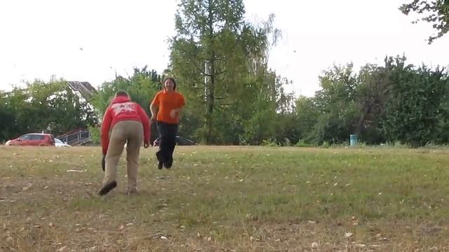 фризби-фристайл Лена и Алия.mp4