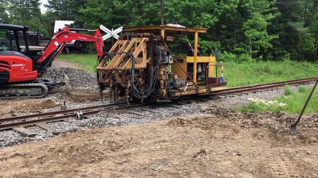 Работа выправочно-подбивочно-рихтовочной машины