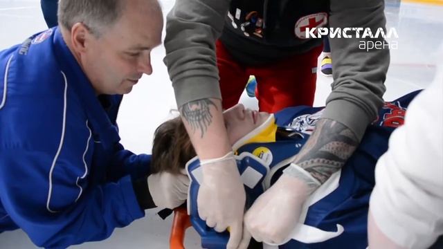 Тренировочная эвакуация пострадавшего на льду спортсмена в ЛД  "Кристалл арена"