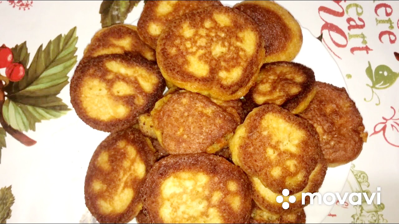 Оладьи из икры мелкой рыбёшки.