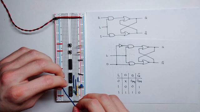 D-триггер： устраняем состояние гонки в RS-триггере