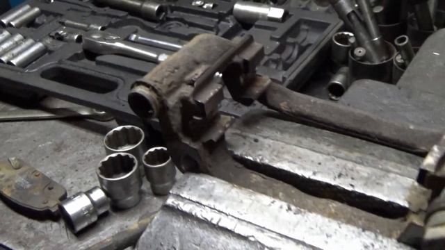 Опель мокко 2014   замена задних тормозов   дисков колодок.mp4