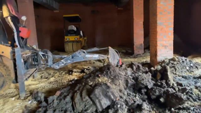 Мини погрузчик Mustang в работе