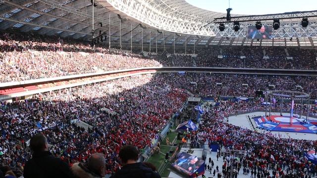 Отец героя Донбасса и России Вахи Артем Жога, командир отряда "Спарта" наКонцерт-митинге в «Лужниках