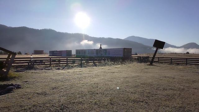 Пустынный осенний кемпинг в Горном Алтае