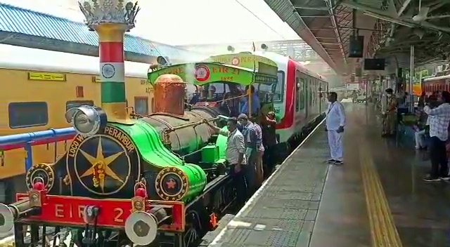Один из старейших локомотивов Индии, изготовленный в Англии в 1855 году, пройдет испытания в 2022 го