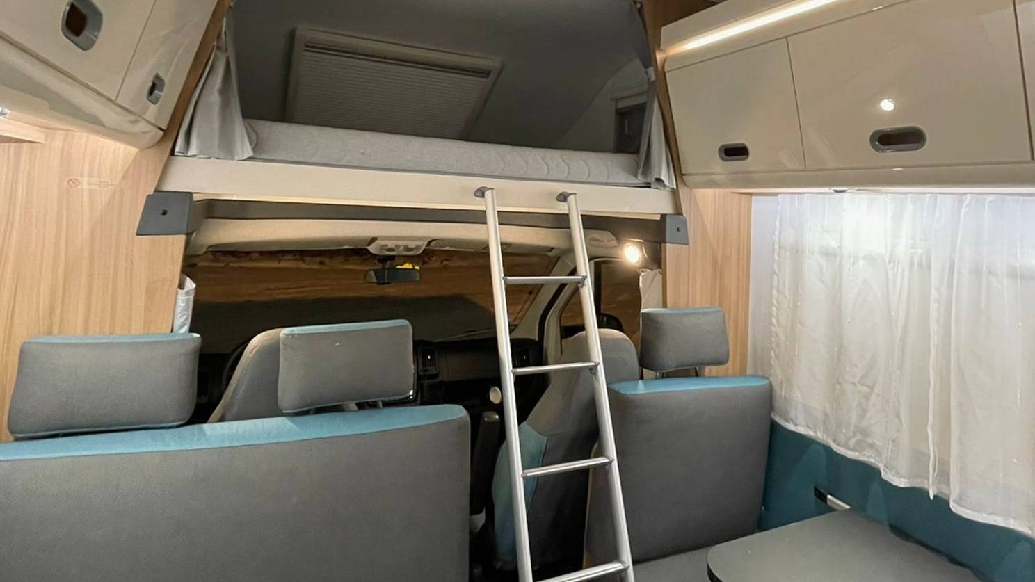 Видеообзор спальных мест в автодоме Sun Living 2019 года