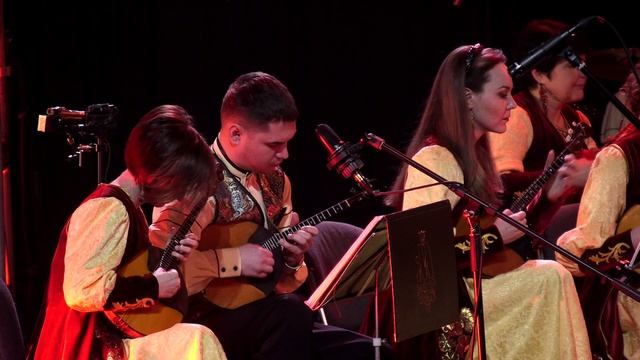 На Юн Кин обр. р.н.п. «Как у бабушки козел». Солистка Анна Моринова (баян), дирижёр Юрий Горобец.