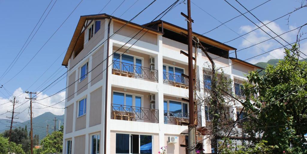 Частные мини-гостиницы в центре Гагры. Отдых в Гагре недалеко от моря. «Званба» МИНИ-ГОСТИНИЦА