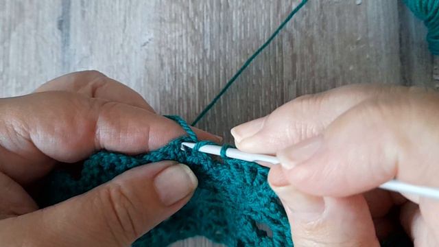 Удивит  узор "Изумруд". 4 петли 2 ряда