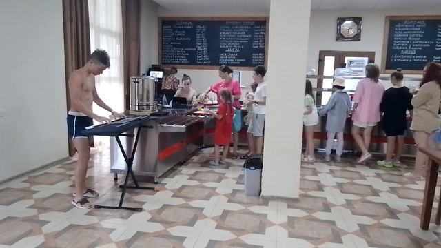 Зарабатываю кофе в "ресторане"