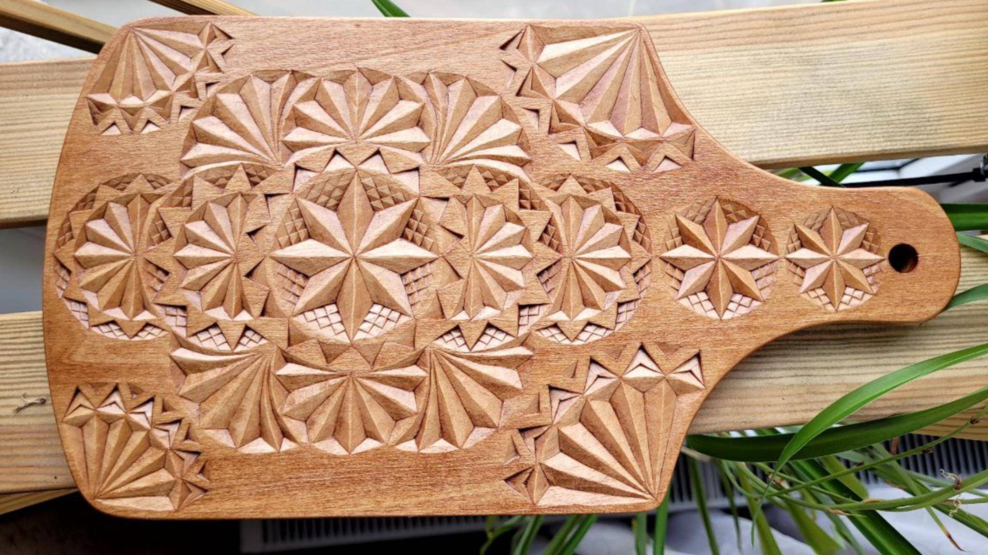 Доска декоративная | простая геометрическая резьба