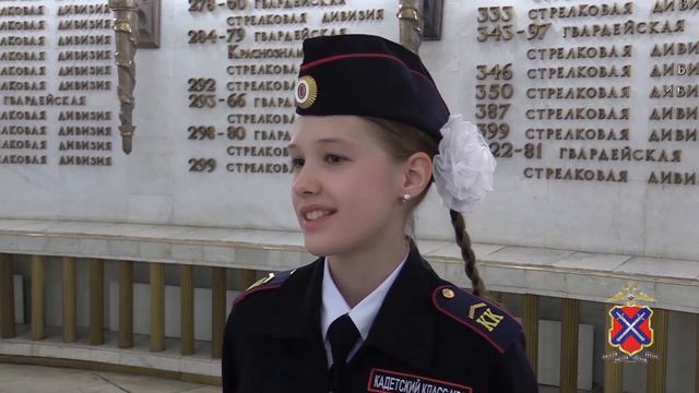 Полицейские вручили паспорта кадетам специализированных полицейских классов