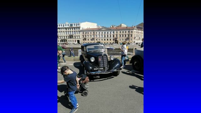 Слайд шоу. Ретро парад транспорта в Петербурге!
