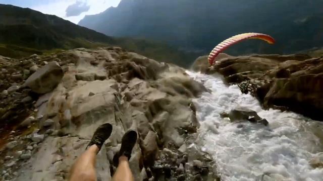 Прекрасный вид с параплана (speedflying)