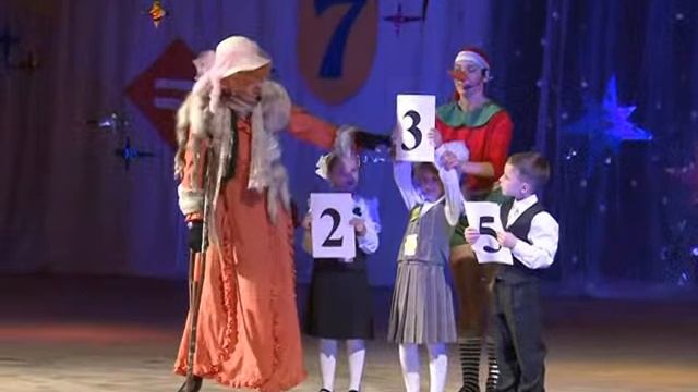 Для первоклашек школ города в МТЦ  'Родина' показали театральное представление. Сентябрь 2011 год