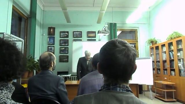 Валентин Сапунов. Люди и динозавры (2014)