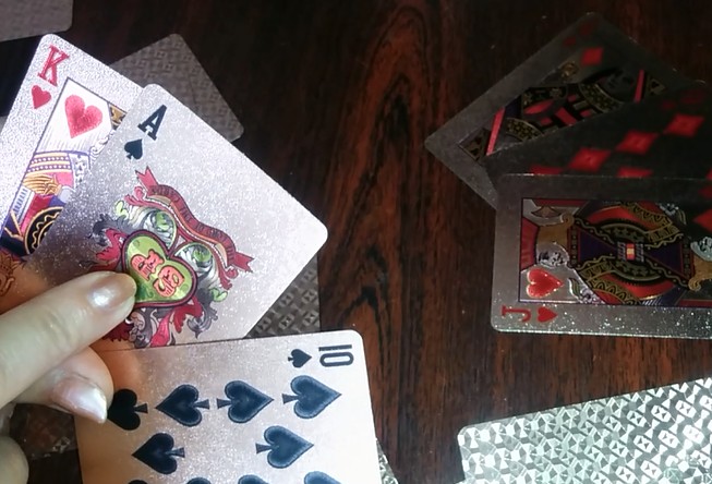 Расклад для Червовой Дамы с 28 апреля до 5 мая