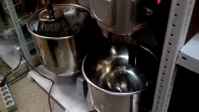 Внешний вид миксера B-10 (AR). Венчик "Крюк"