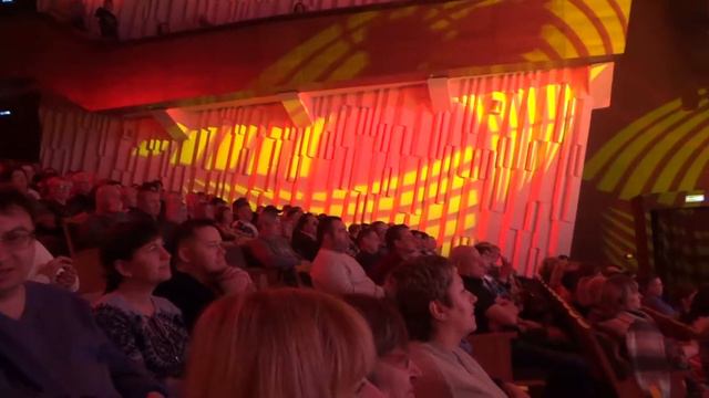 КРАСНЫЕ ЗАКАТЫ СИНИХ ГОР. Евгений  Воробьёв с песней Николая Косых