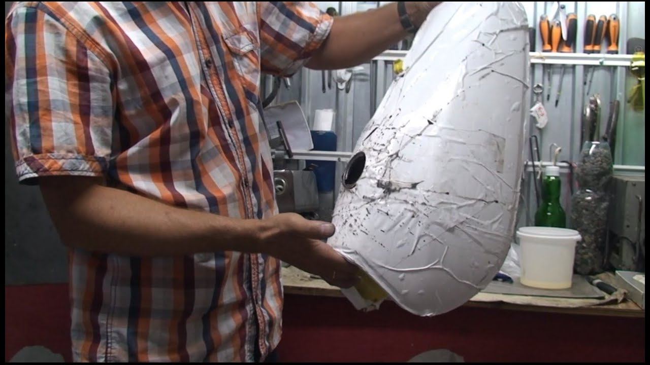 Rust removing from motorcycle gas tank Удаление ржавчины из бензобака