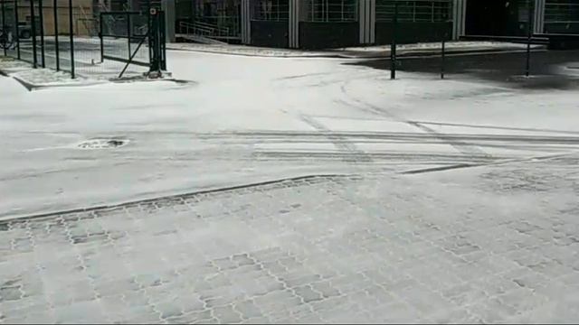 Апрель, снова наступила зима.