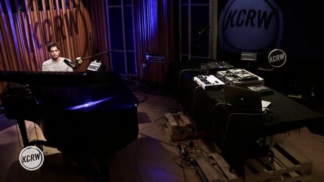 Jon Hopkins performing Abandon Window_Nightfall_Autumn Hill Live on KCRW