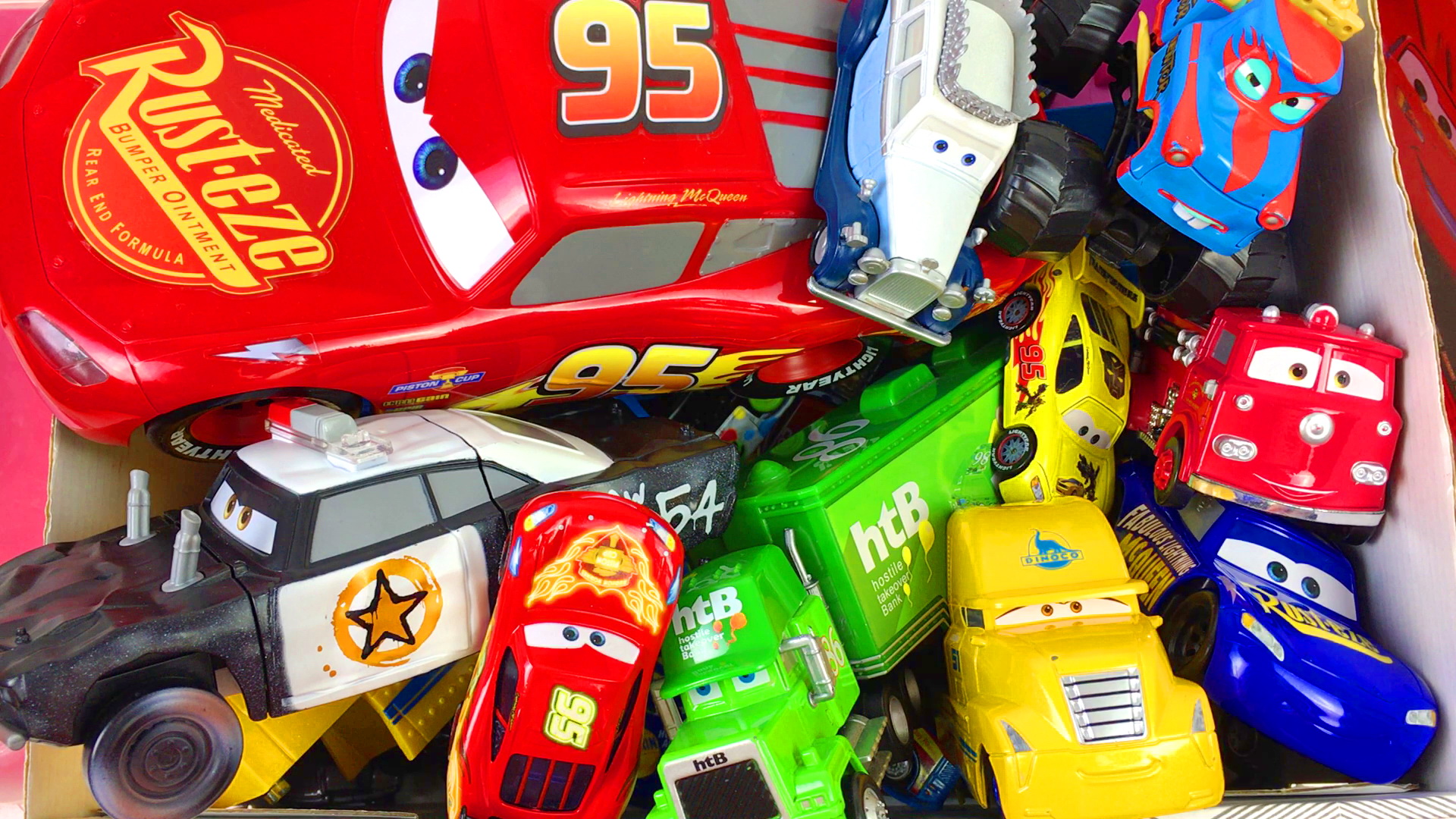 Игрушки Большая Коробка Машинки Тачки из Мультика Маквин и Друзья Веселое Видео для Детей