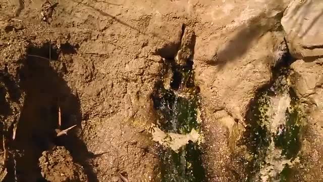 Керчь. Вода со скалы возле моря.