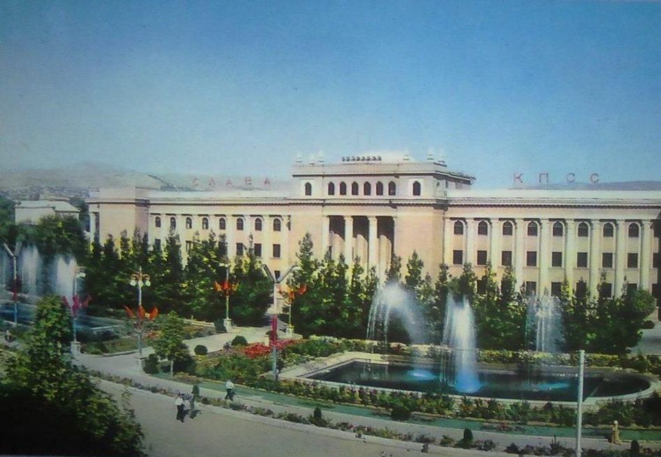 Суруду навоҳои қартаҳои кӯҳна(аз грампластинкаҳо)