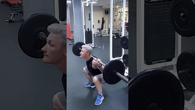 Медленные приседания.mp4