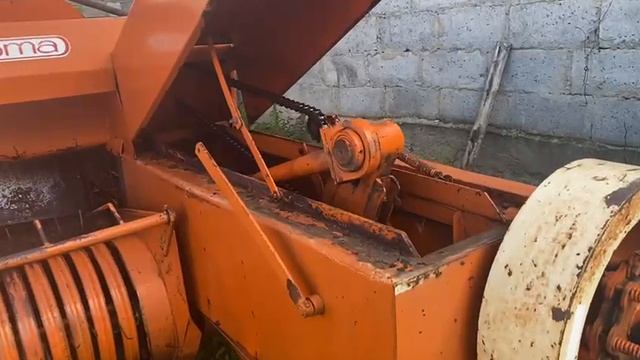 Покупаем отличный найденный пресс подборщик 1991 года для вас, пока его не успел купить конкурент!