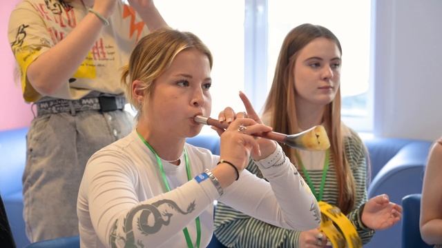 СМЕНА — ИСКУССТВО НАРОДНОГО ПЕНИЯ