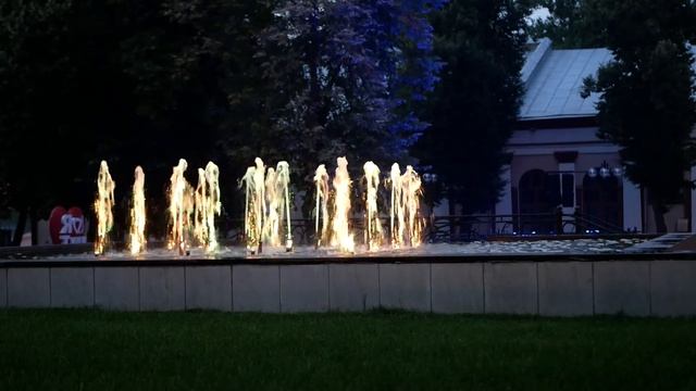 20170720 4K Фонтан возле Тульского академического театра драмы имени А. М. Горького