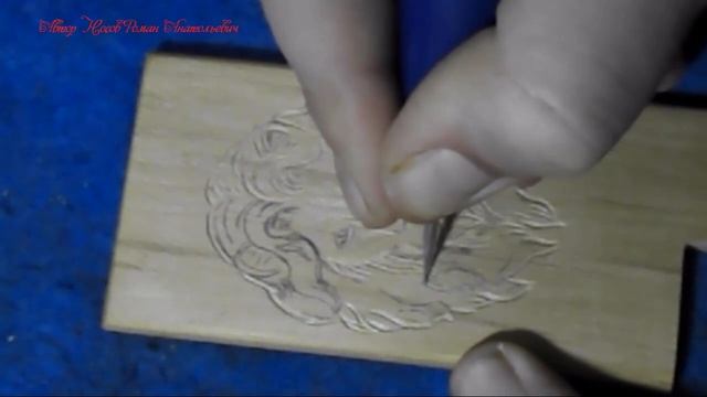 Подставка под телефон.Резьба по дереву бормашиной..