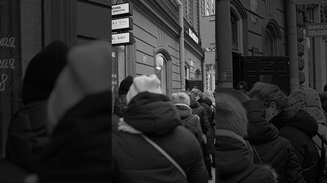 Очередь в пышечную на Конюшенной #shorts #санктпетербург #пышки #питер #мимоходом