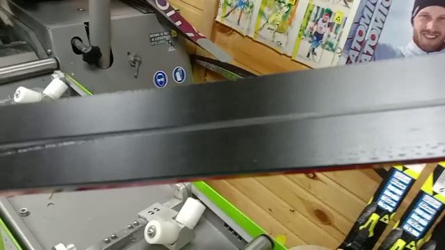 Нанесение штайншлифта на полозья