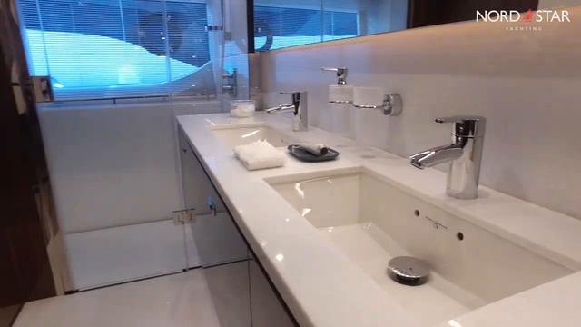 Обзор моторной яхты Princess Y85 | Cannes Yachting Festival 2019